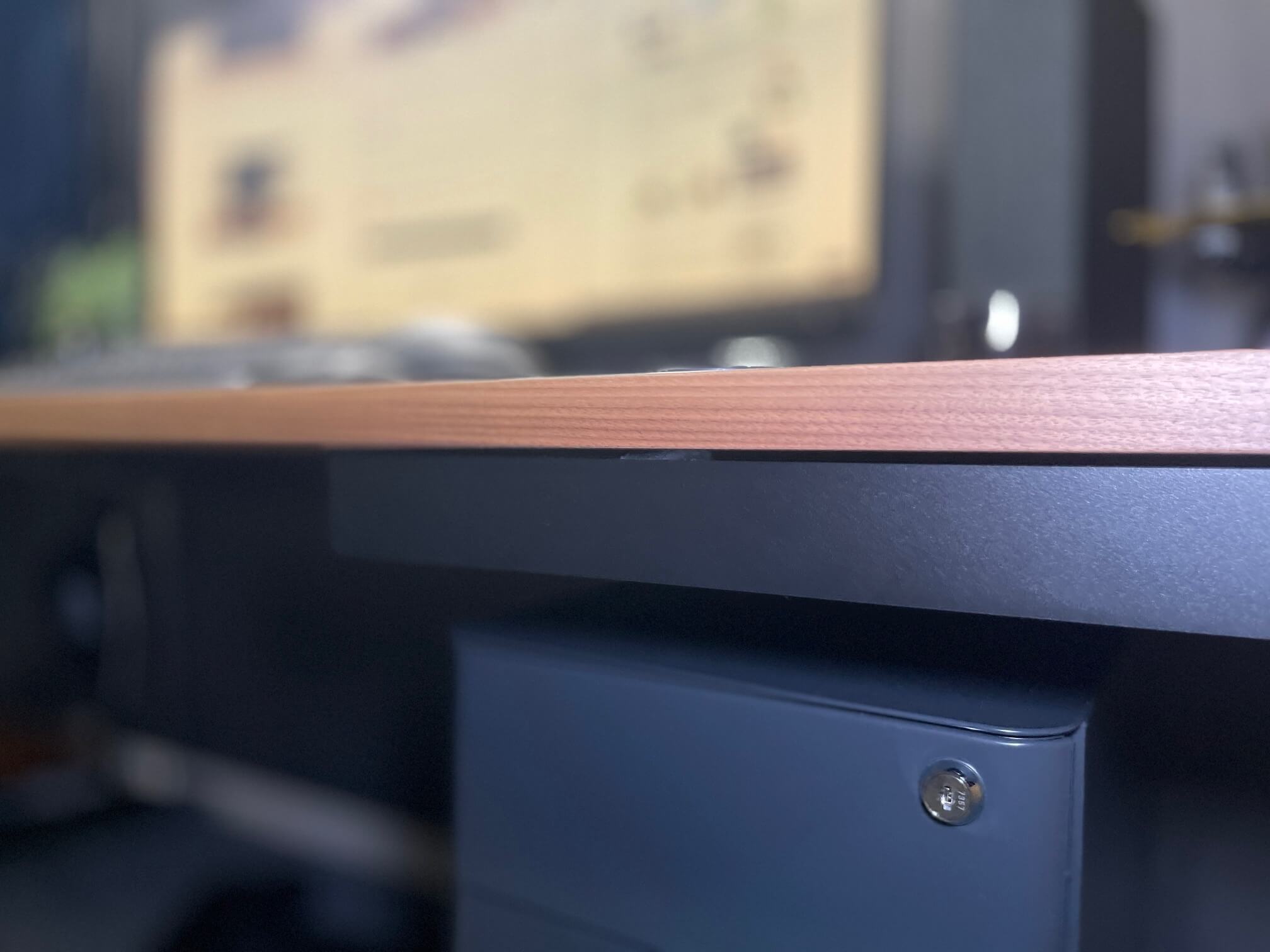 【レビュー】PREDUCTSデスクを導入して思った4つのコト【DESK – METRO ワイドモデル】 | インズノート